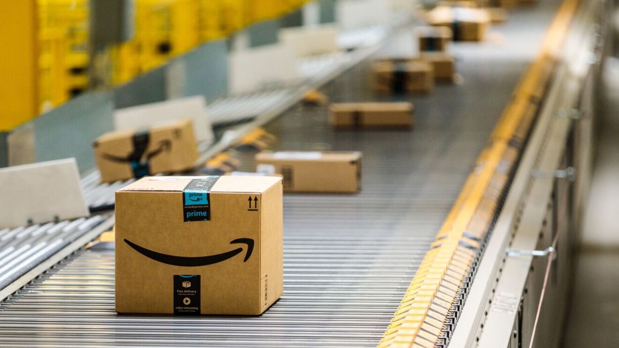 Mengintip Strategi Logistik Amazon, Bisa Jadi Inspirasi! | MileApp Blog